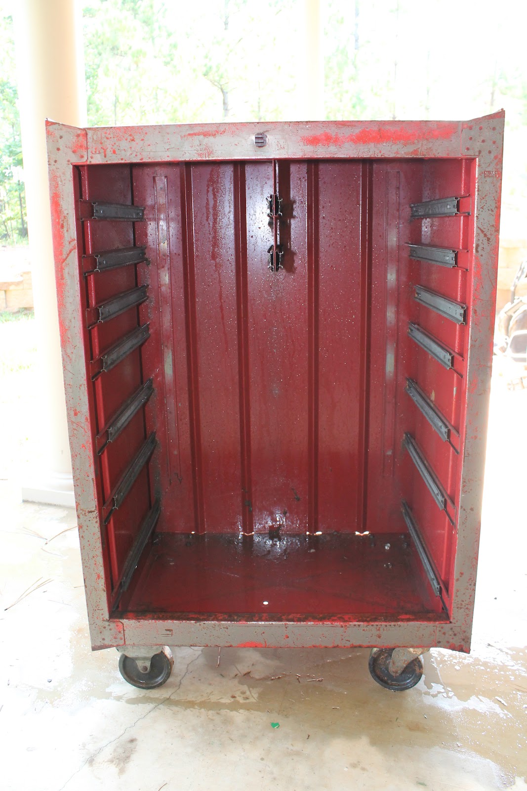 Texas Homemaking: Upcycling in the Garden :: Tool Box Conversion, Part 1