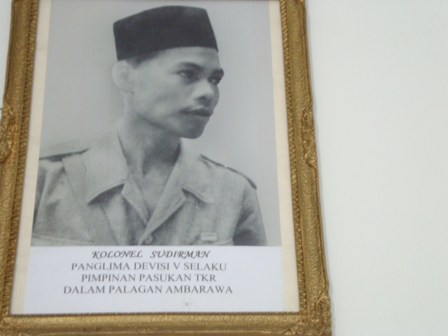 MUDAH BELAJAR IPS SMP : MONUMEN PALAGAN AMBARAWA & MUSEUM ISDIMAN