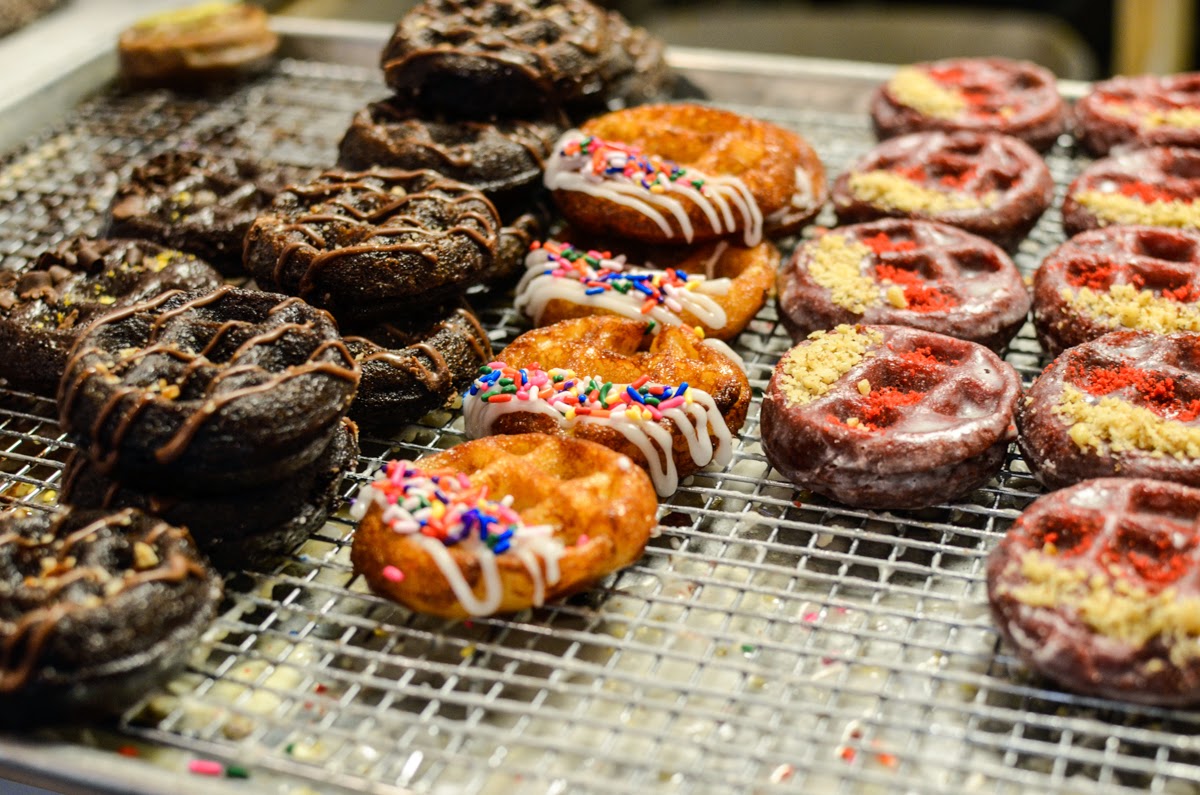 Han + Diana Eats! A Food Blog: The Doughnuts of Chicago: Firecakes, Do ...