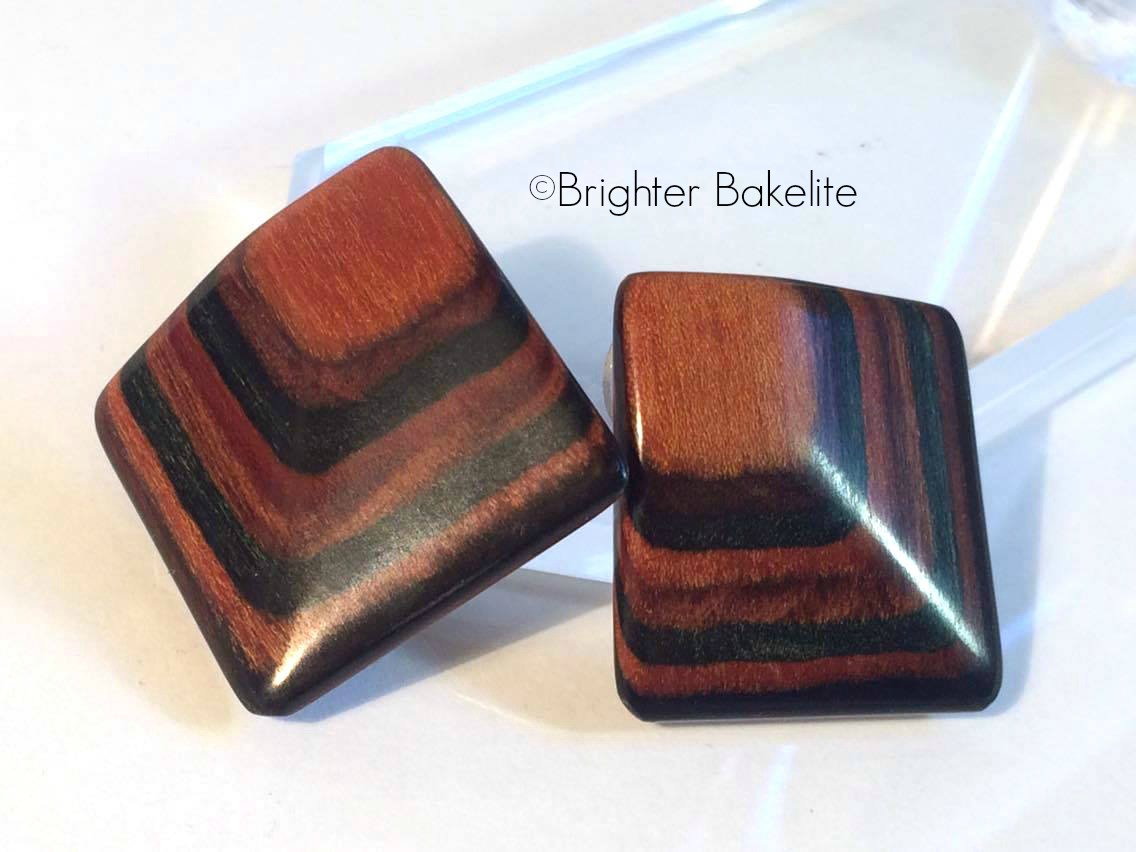 Brighter Bakelite: Bakelite, or wood?
