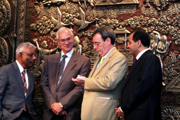 Mr. Narayana Murthy personally invites Deepak RAO to present his ‘Extra ...