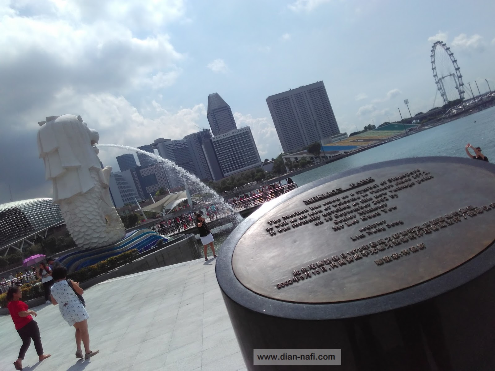 Writravellicious Goes To Merlion Park