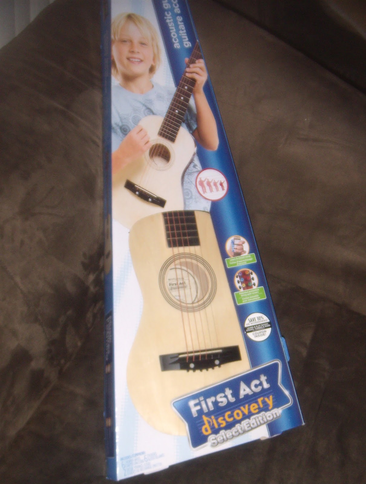 Mommie of 2: First Act Guitar Reviews