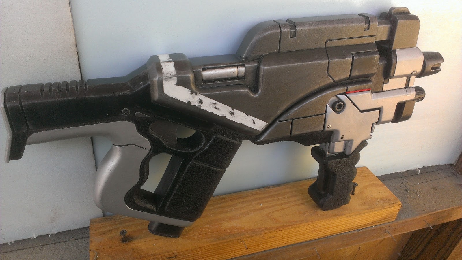 Weaselhammer Props: Mass Effect M-12 Locust SMG