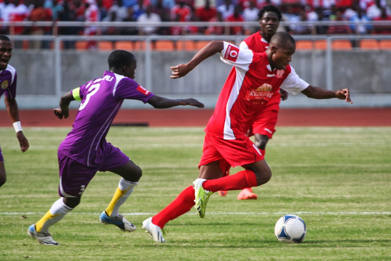 ANGALIA KATIKA PICHA 'VITA' KATI YA SIMBA NA MBEYA CITY LEO - SALEH JEMBE