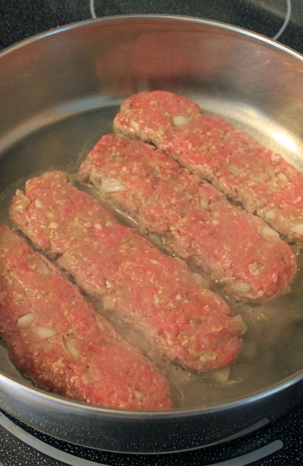 Jo and Sue: Cheesy Garlic Bread Burger