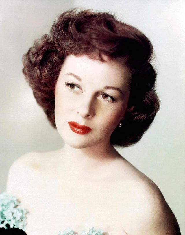 48 Glamorous Color Photos of Susan Hayward in the 1940s and 1950s ...