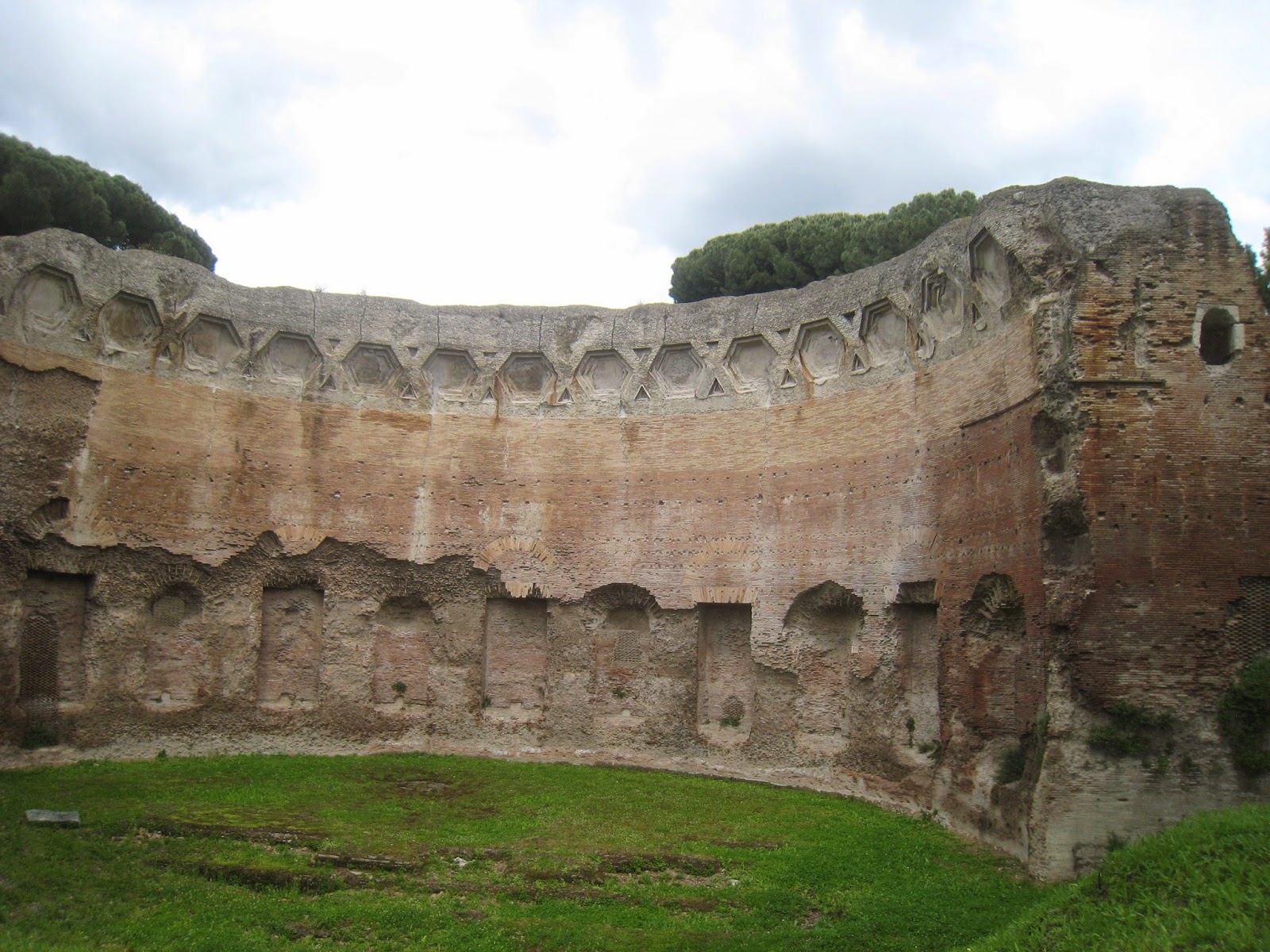 Rome the Second Time: Round Rome: An Architectural Guide