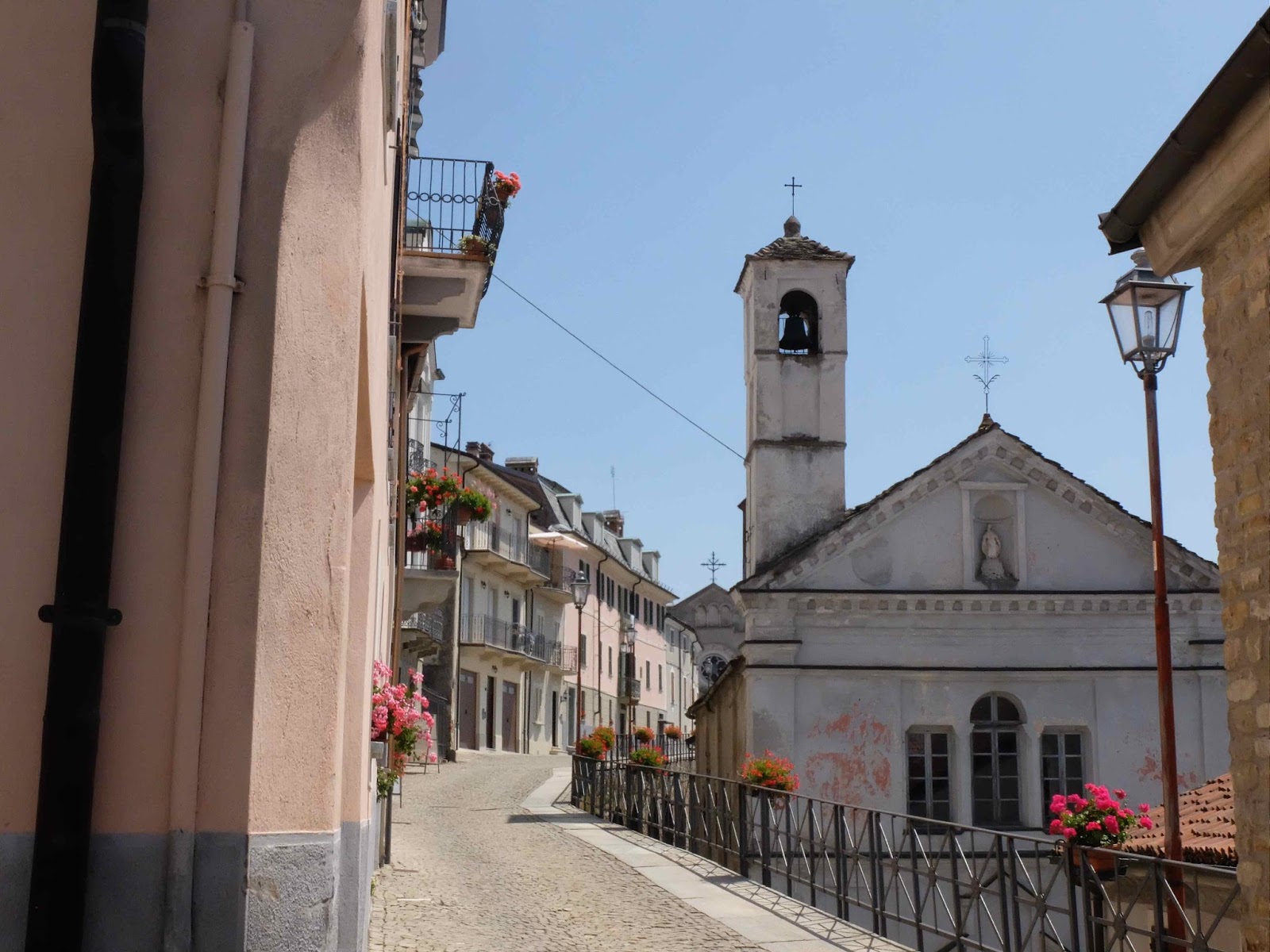 le promeneur du 68: Murazzano, un village remarquable, et peu connu, du ...
