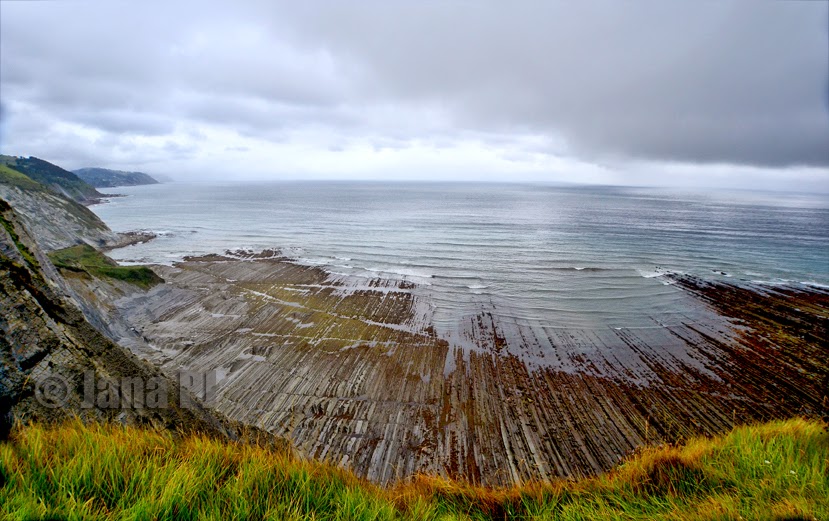 Roda el món i torna al Born: Ruta del flysch: de Deba a Zumaia
