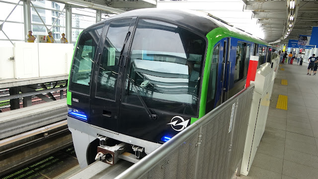 Blair's 鐵道攝影: 東京單軌電車10000形 (東京モノレール 10000形)