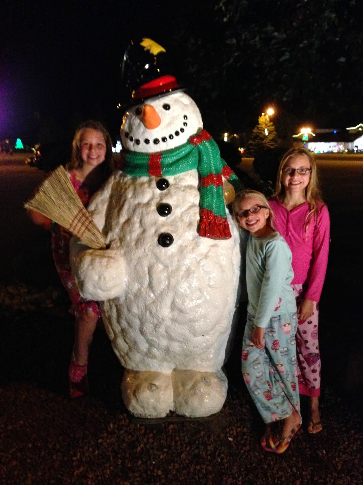 Katie-Megan-Jessica: Splash Village