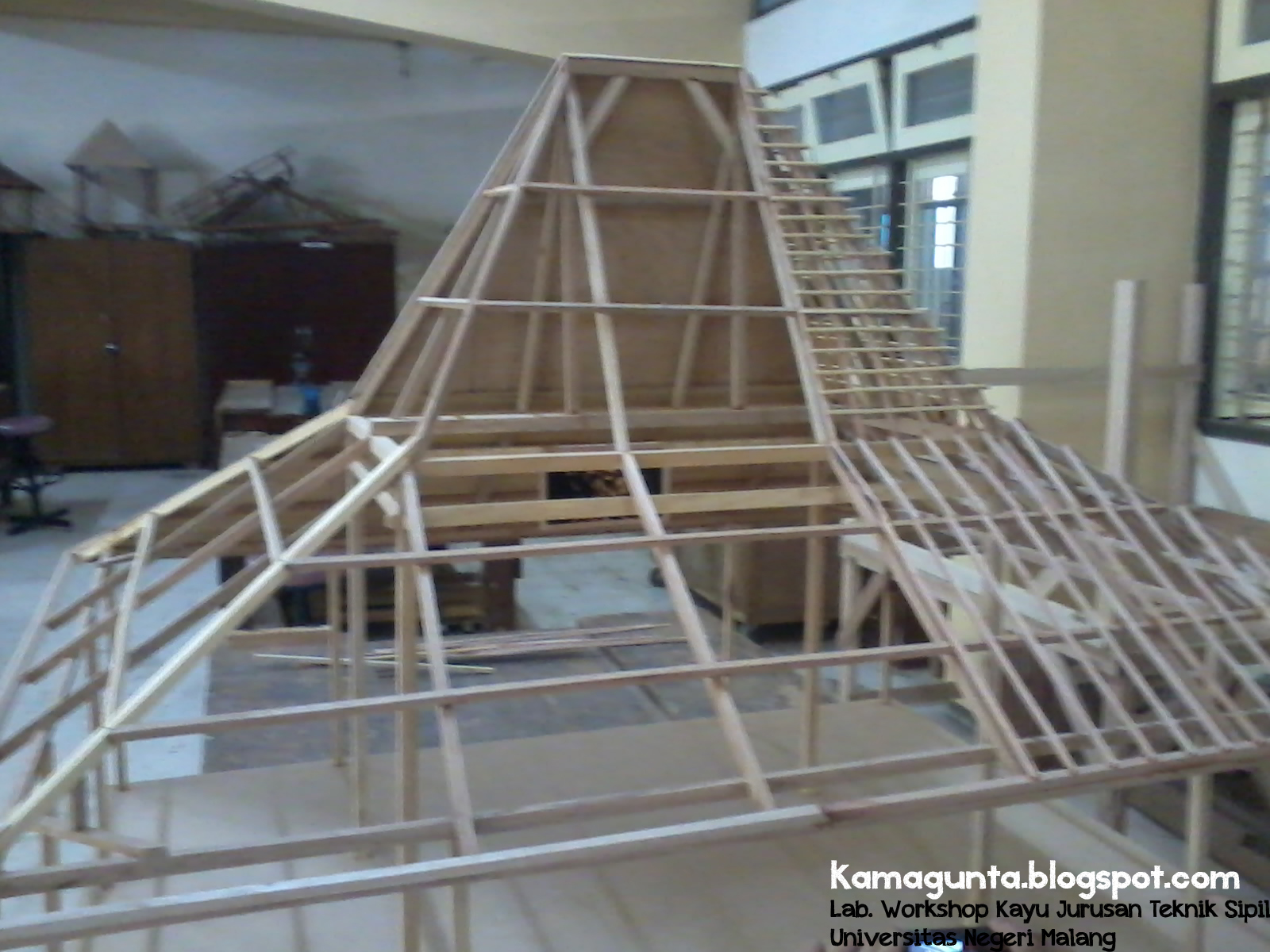 kamagunta - Berbagi Ilmu, Berbagi Senyuman: Maket Rumah Tradisional Joglo