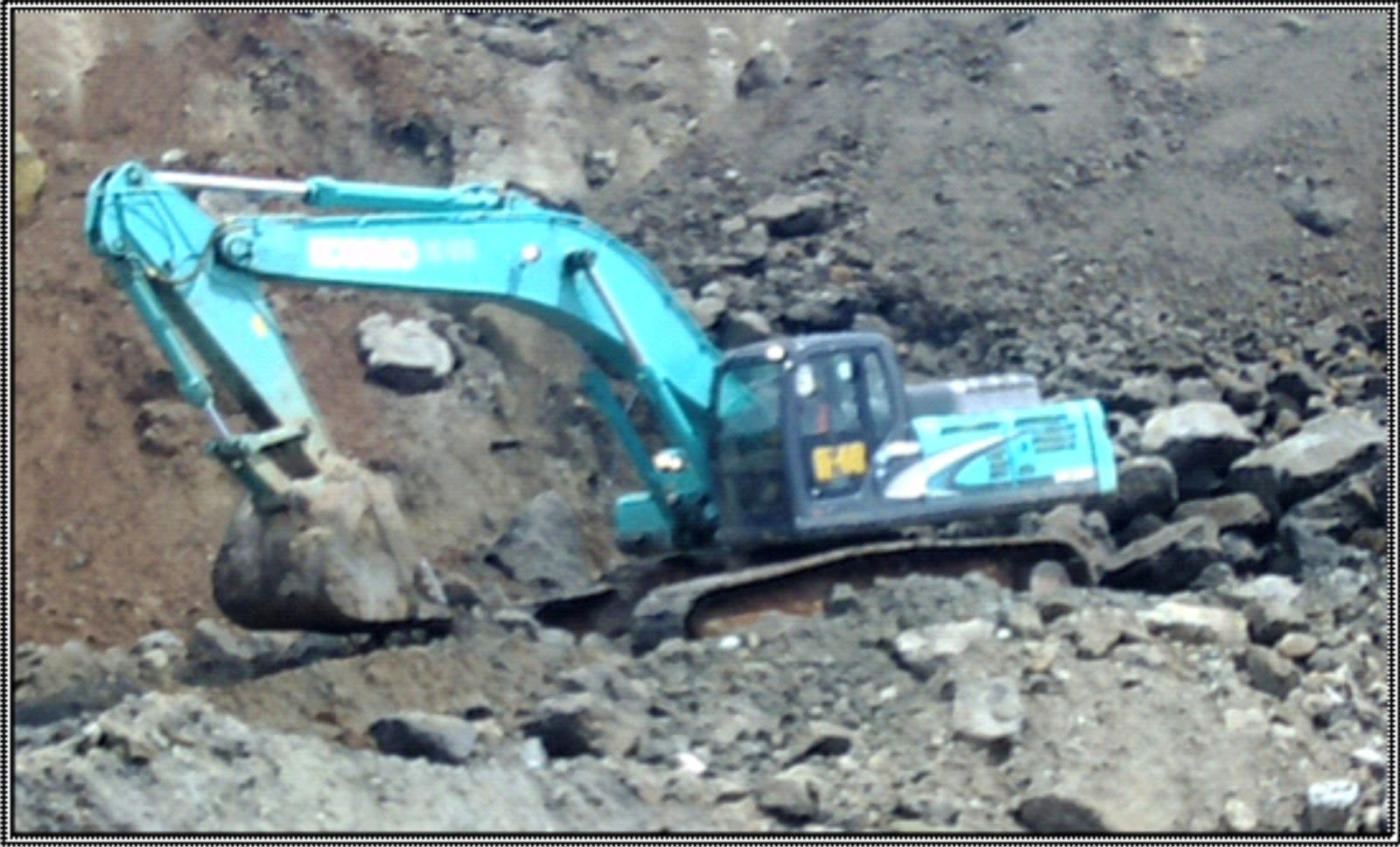 Perbandingan Produktivitas Excavator Cat 330 C Dengan Kobelco SK330 ...