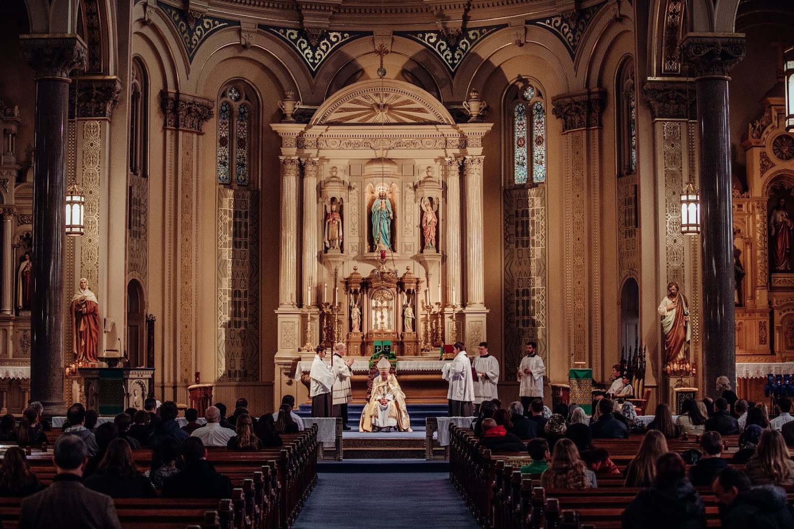 New Liturgical Movement: Pontifical Low Mass and Confirmations in Detroit