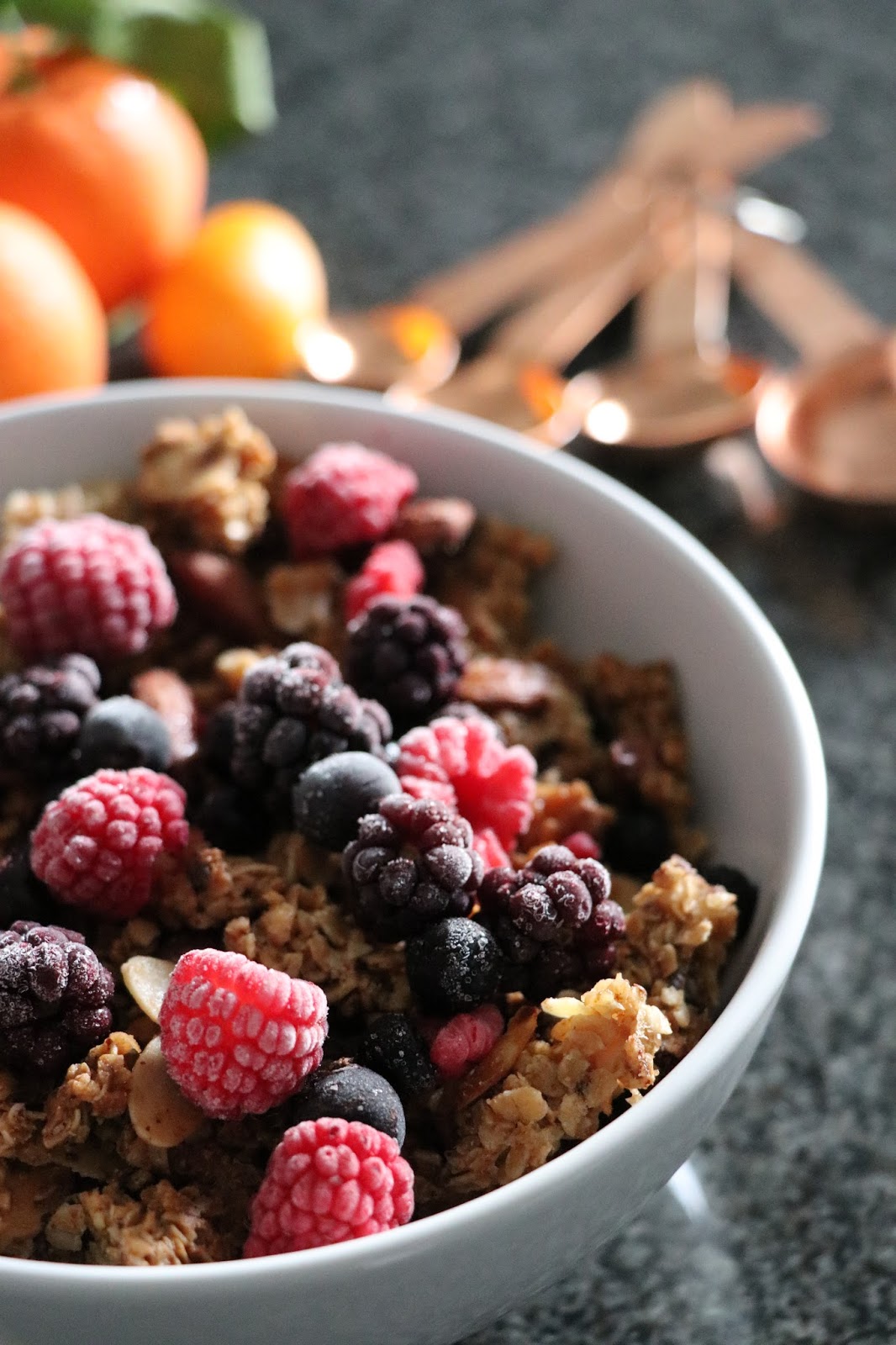 The Cook Time: Granola aux amandes, sirop d'érable et fruits rouges