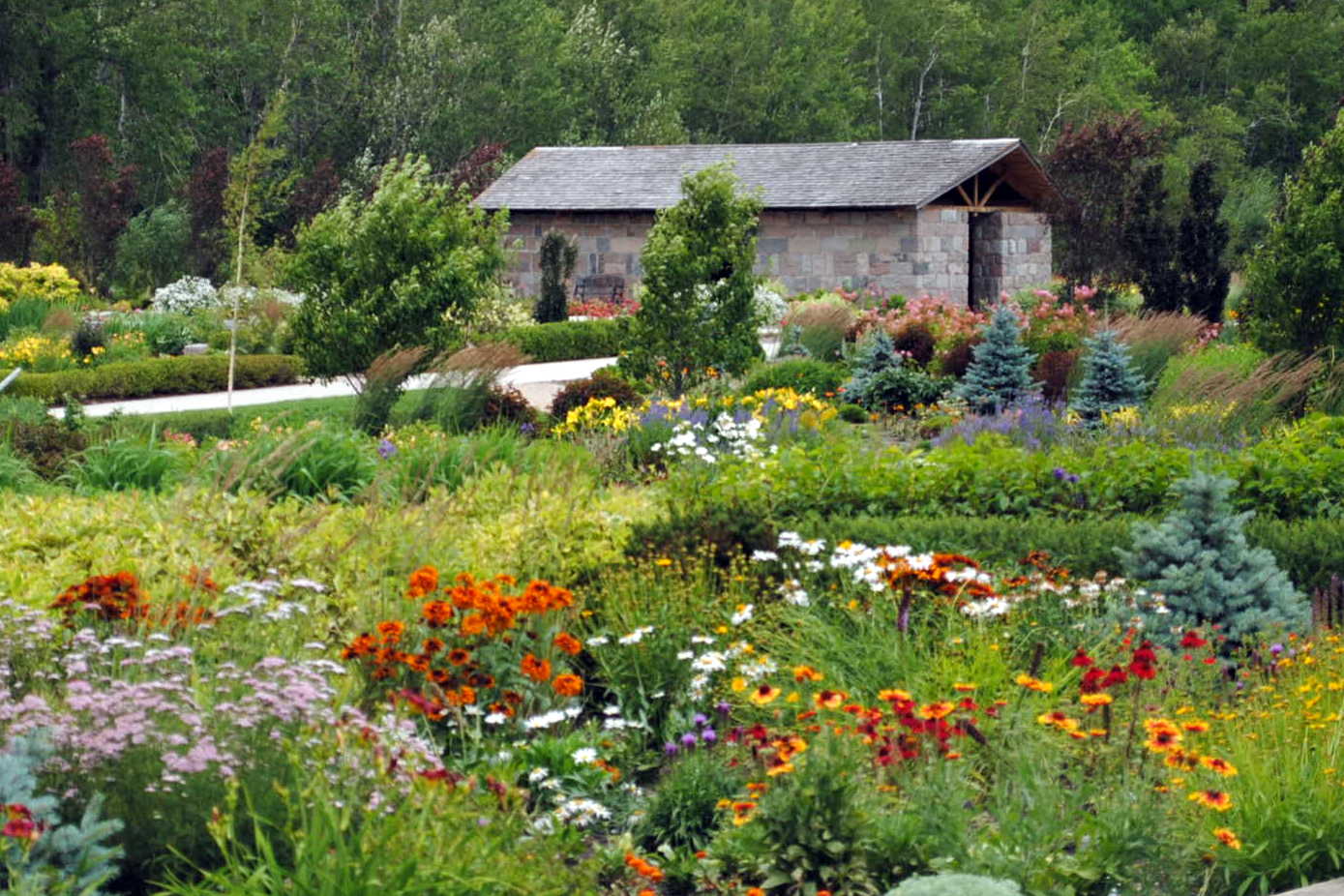 How to find peace at the International Peace Garden | Czechesotans