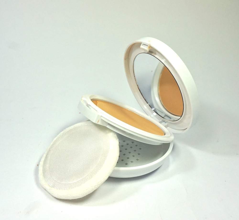 Pixy UV Whitening Compact Powder Coverlast in Honey Review + Swatch