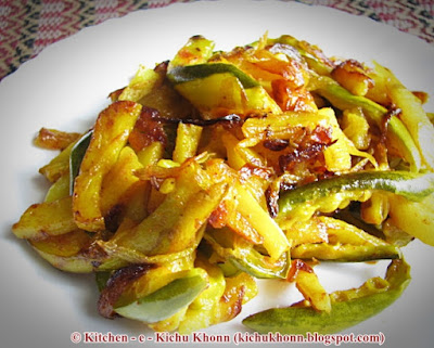 Kitchene Kichukhonn : Aloo Potol er bhaja / Stir fried potatoes and ...