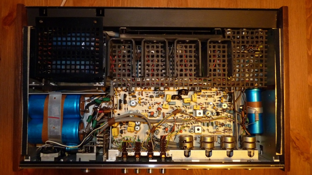 Inside Hi-Fi: Philips RH 591 (22RH591/00Z)