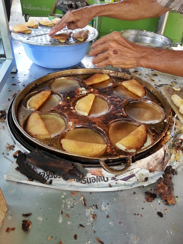 Being Hildaladida: Famous Penang Apong Guan @ Jalan Burmah