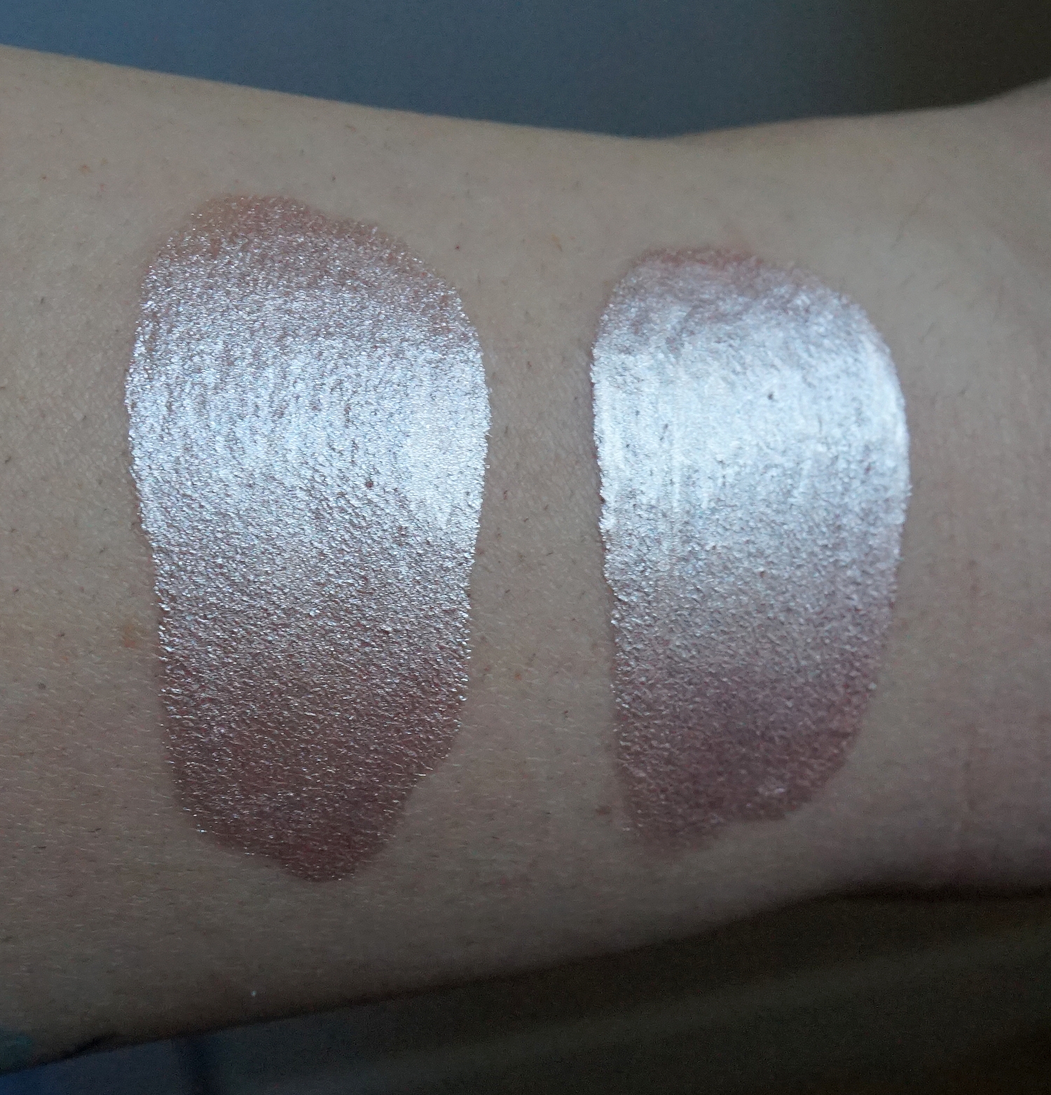 [REVUE] Liquid Highlighter de Makeup Revolution : un dupe parfait des ...
