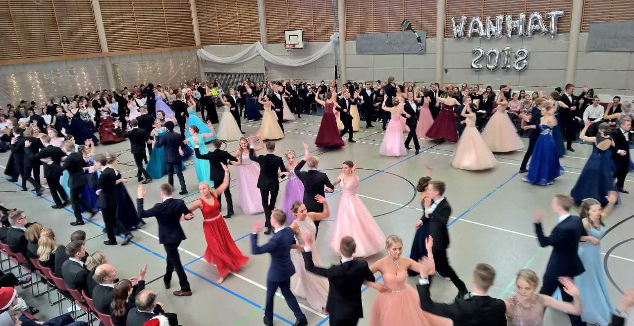 Kokkolan suomalainen lukio: Wanhojen tanssit 2018