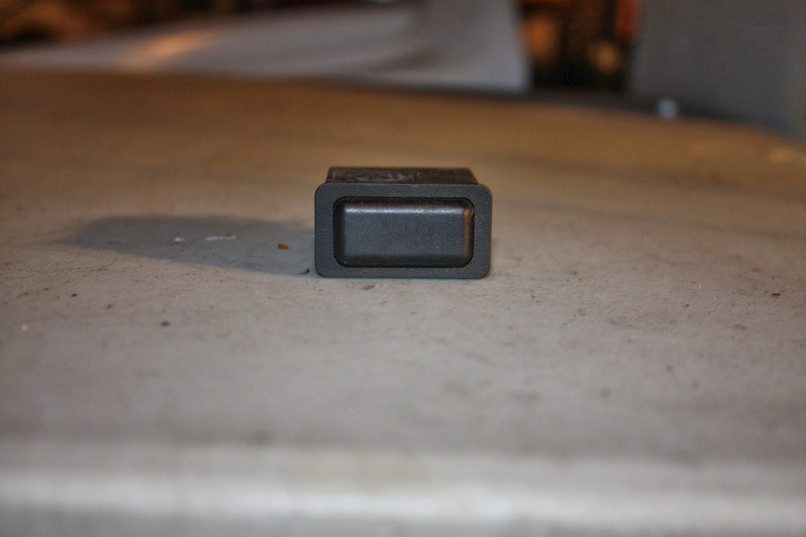 KrEvCon BMW Parts: E30 Window Lock Switch