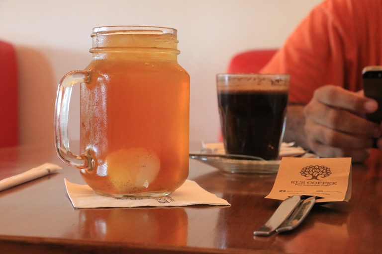 Menghirup Aroma Kopi di El's Coffee Bandar Lampung - TᖇᗩᐯEᒪEᖇIEᑎ