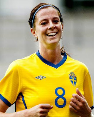 Beautiful Female Football Players: Female Footballer - Lotta Schelin ...
