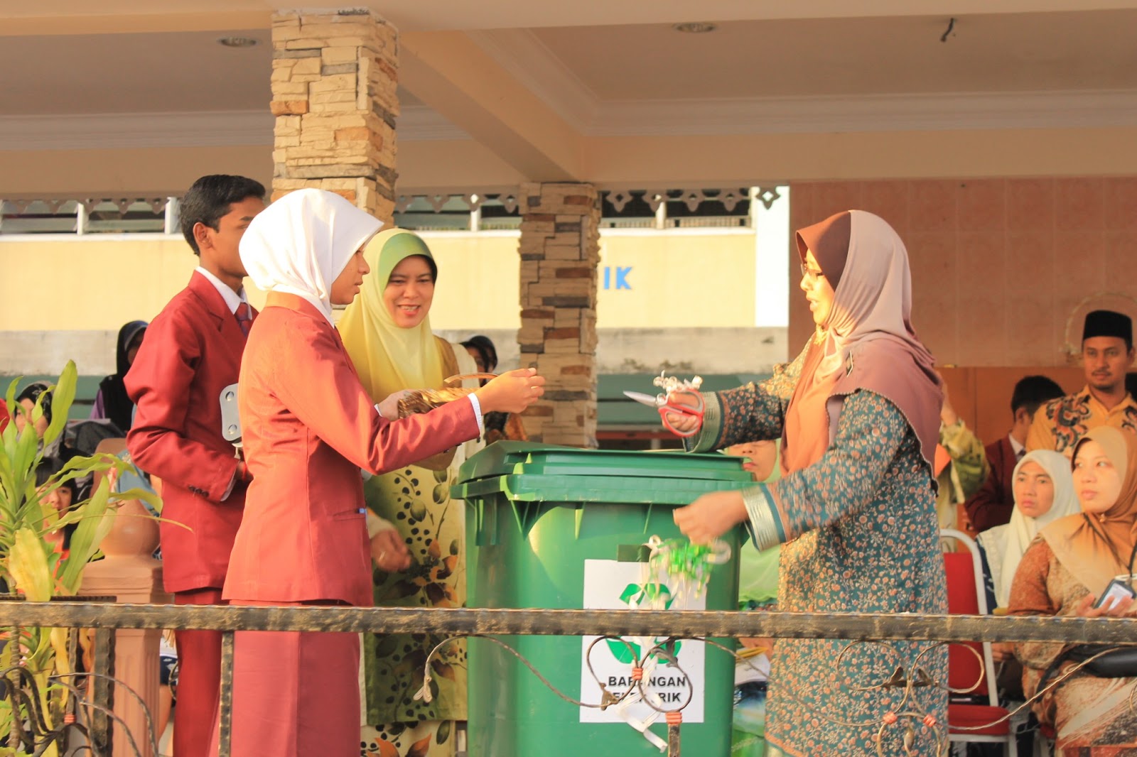 Kelab Seni Dan Alam Sekitar SMKDOB (PENGGUNA): AKTIVITI KELAB PENGGUNA 2012