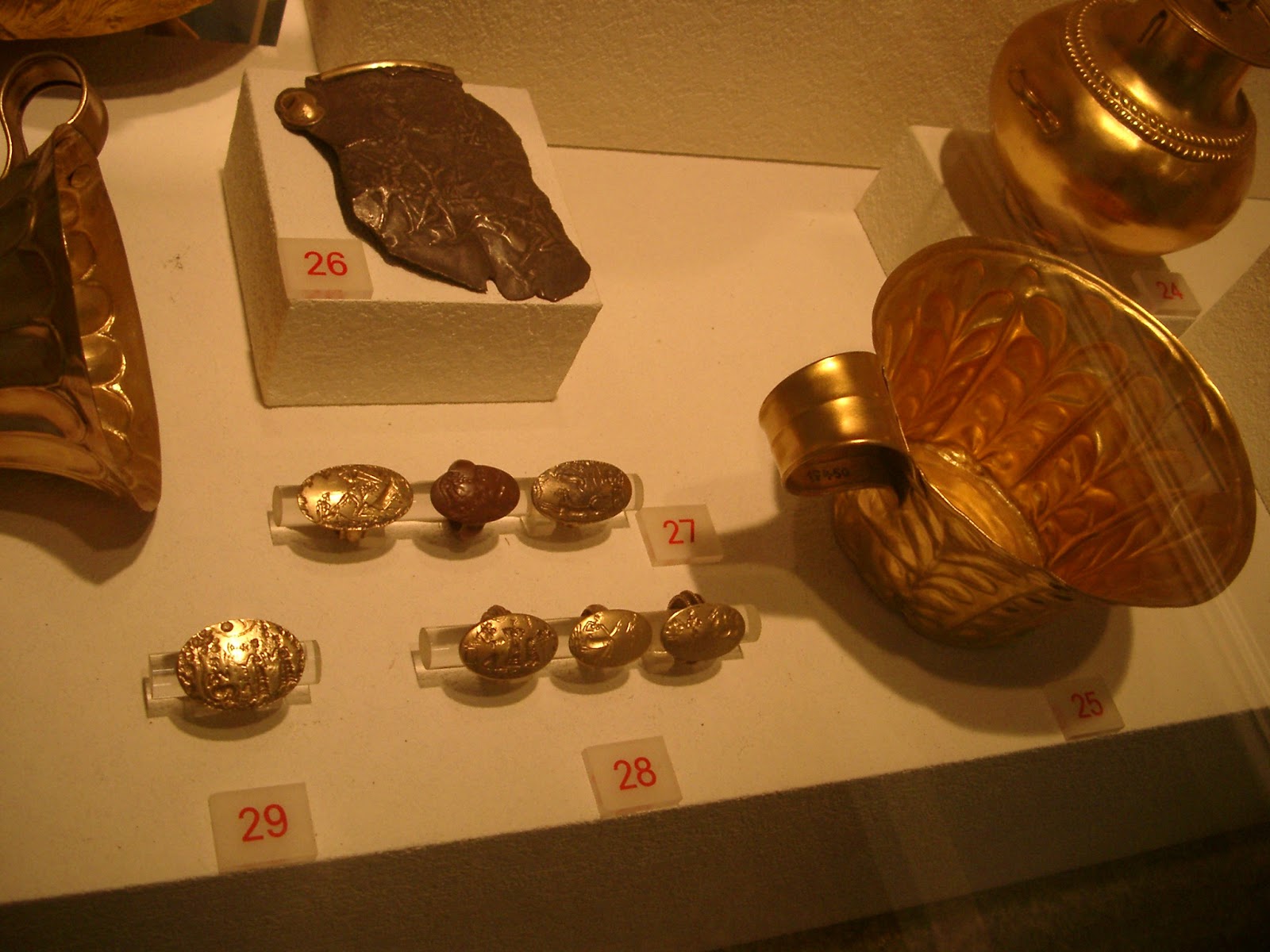 Realms Of Gold The Novel: Gold of Troy: Priam's Treasure - Gold Cups ...