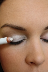 Pintology: Using White Shadow or Eyeliner as a base