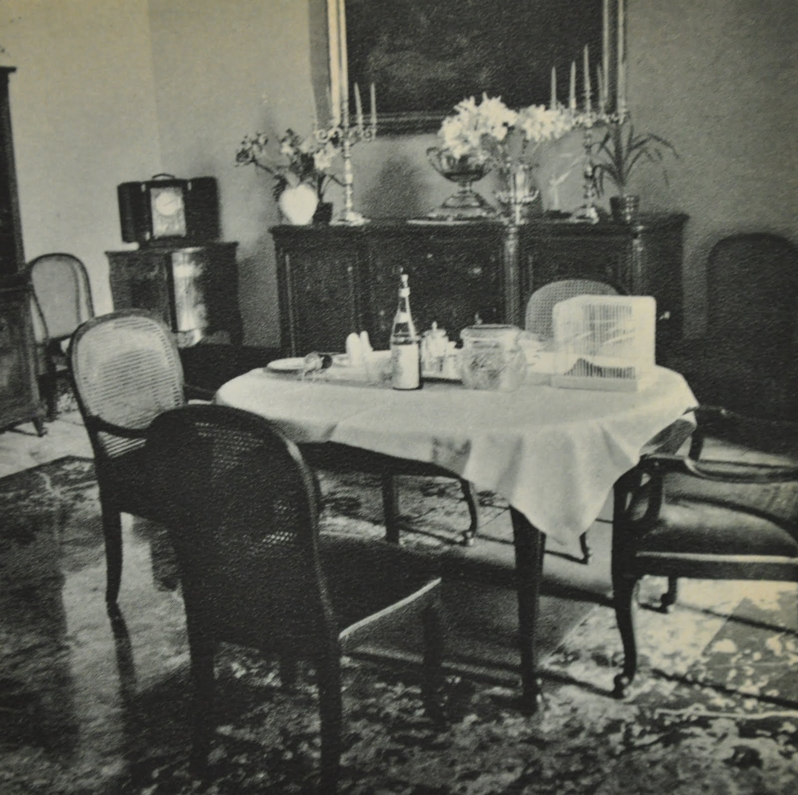 Orbis Catholicus Secundus: What the Pope's Dining Room Looks Like