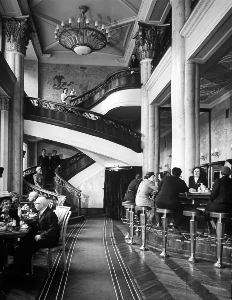 21 Vintage Pictures Capture Everyday Life of the USSR in the 1930 and ...