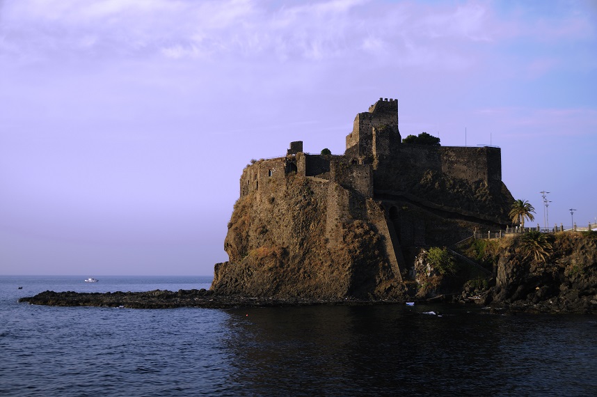 bensozia: Aci Castello