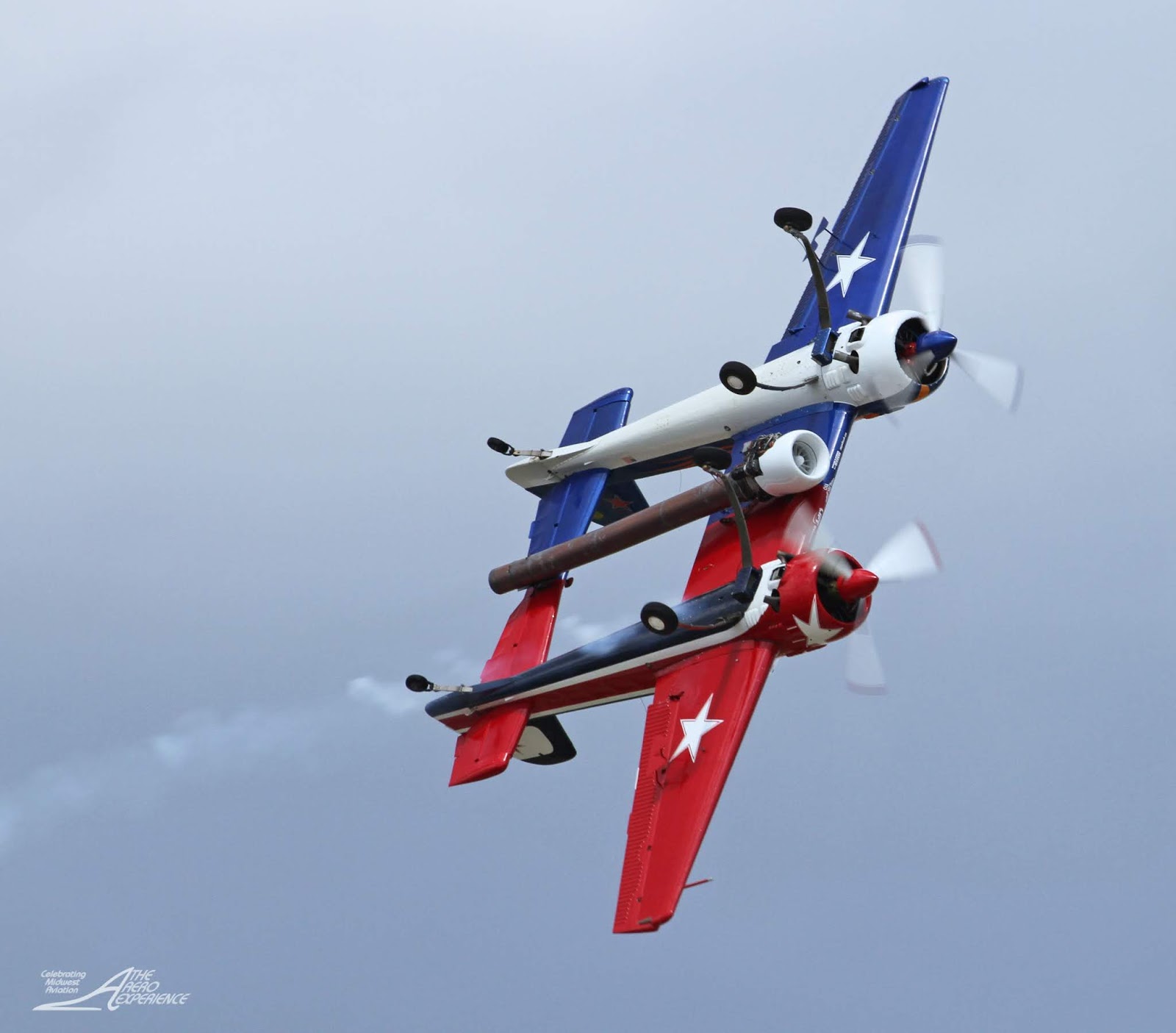 The Aero Experience: EAA AirVenture Oshkosh 2018: Airshows - Yak-110