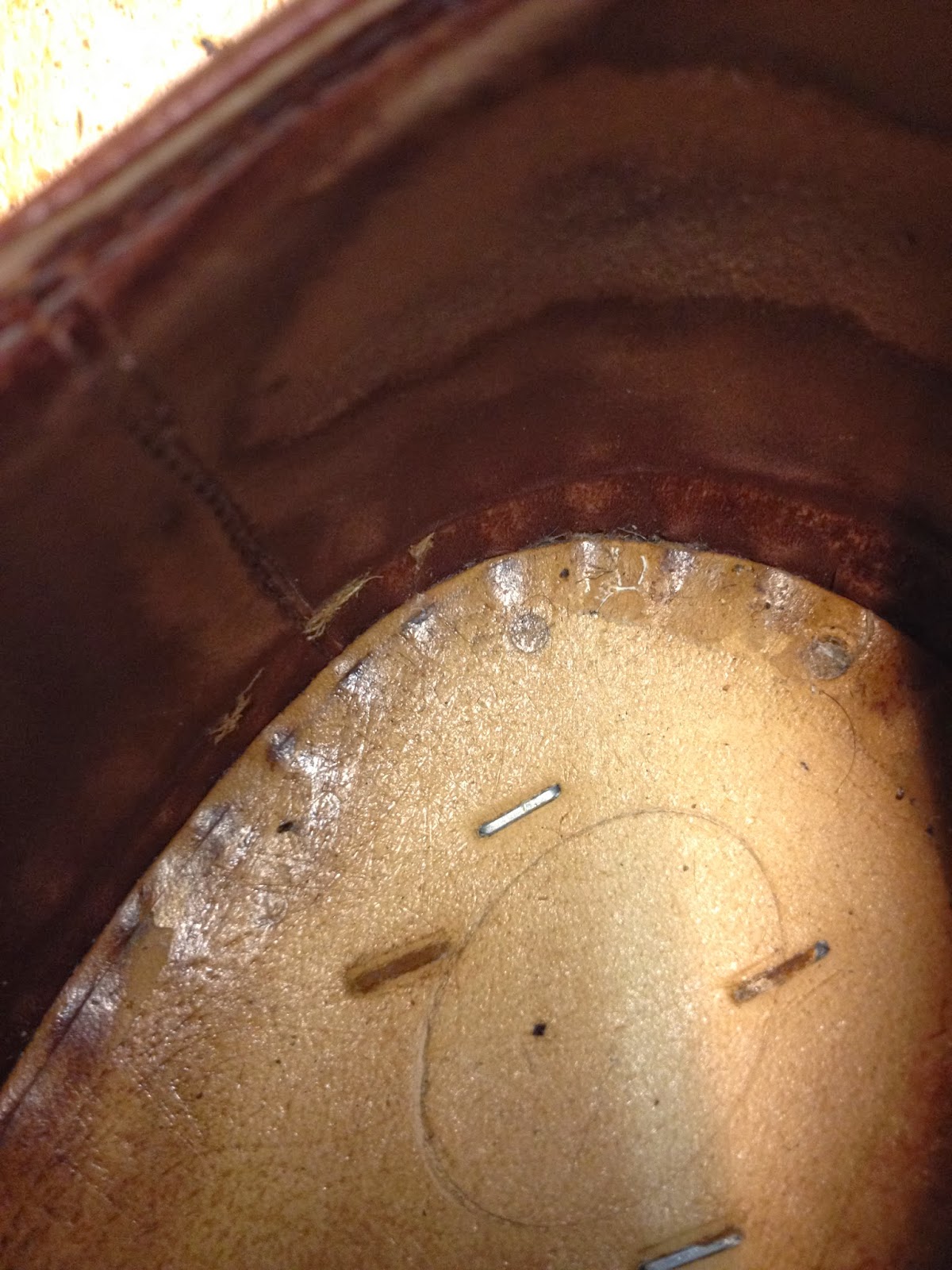 cordonnerie maroquinerie bagagerie sellerie: Emboitage , collé , cousu ...