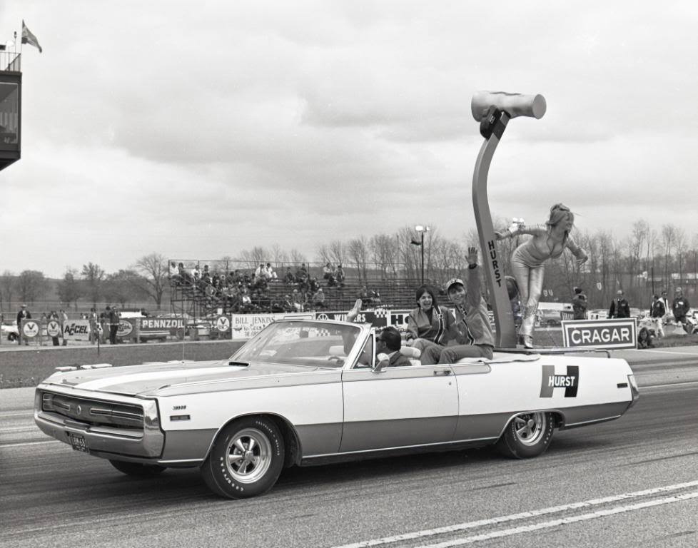 KRAFTSTOFF MOTOMANIA LIFESTYLE BLOG: Hurst Girls - Old School Grid Girls