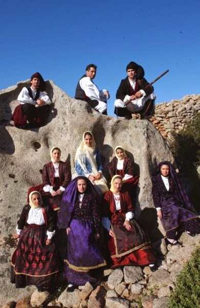 Sardinian Folk Costumes - Costumi Sardi: Olbia/Terranòa