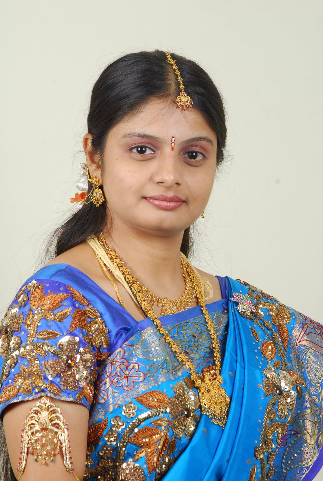 Tamil Girls: tamil girls in silk saree