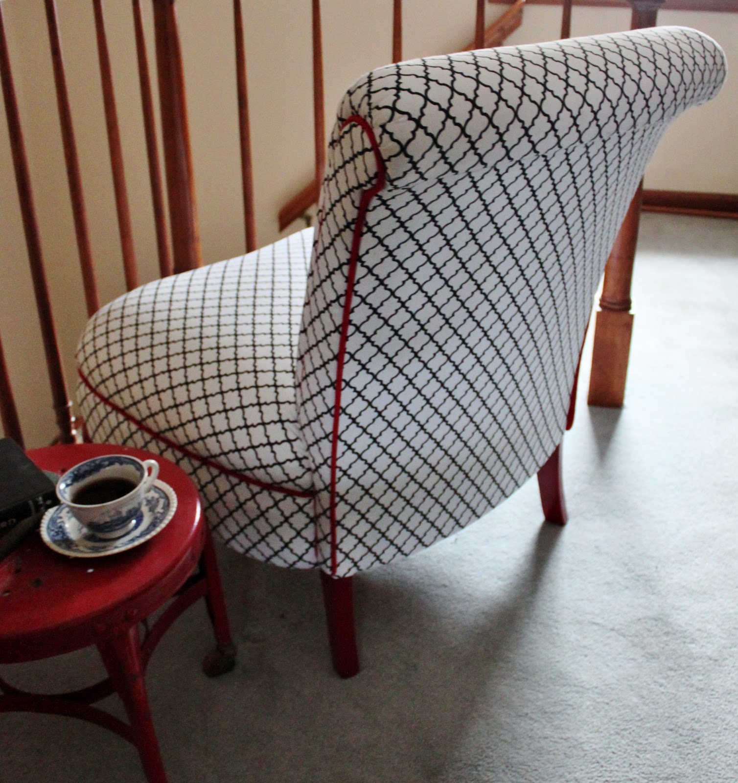 Confessions of a DIY-aholic: Fat bottomed girls... a slipper chair redo.