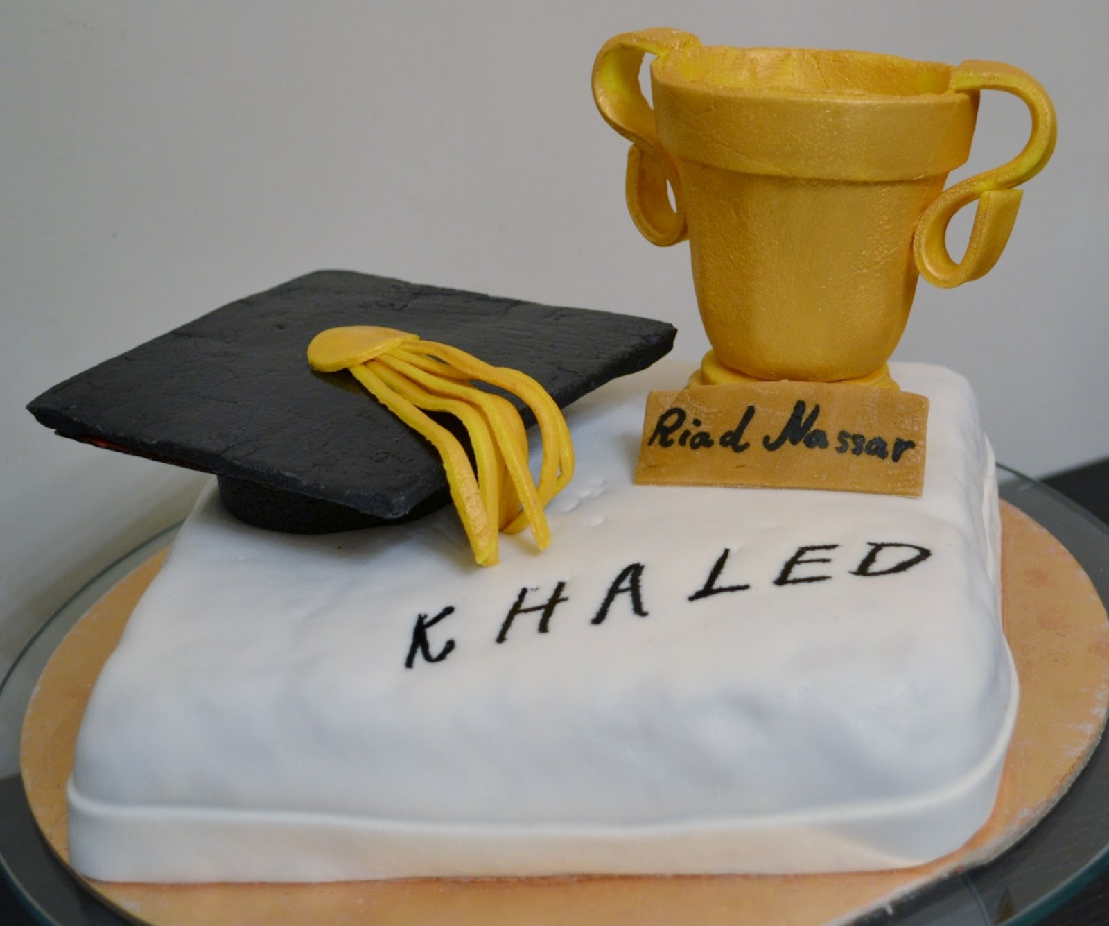 Deezert: Congratulations Grads!