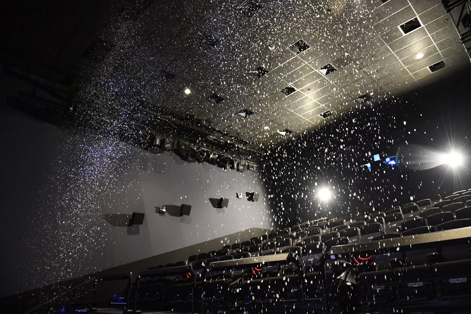 DAUS REDSCARZ: GSC memperkenalkan 4DX Cinema yang pertama di KLANG VALLEY