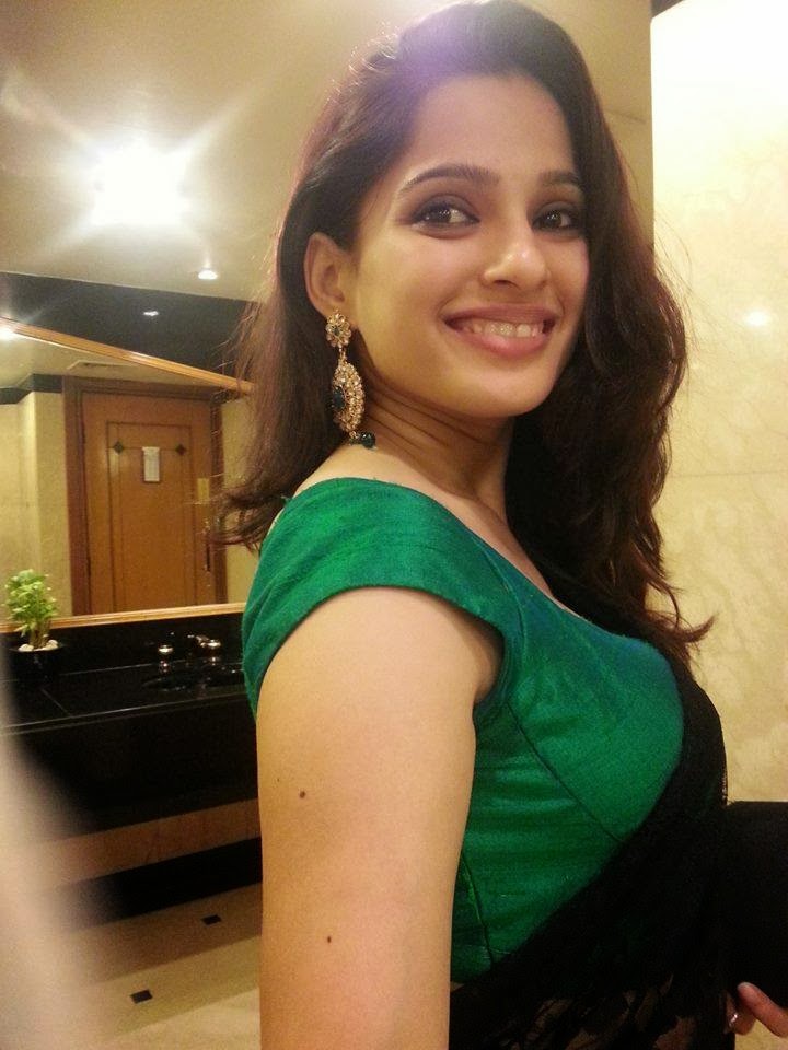 Marathi Film Actress Priya Bapat Images | Photos | Wallpapers of ...