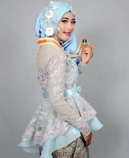 20 Inspirasi Model Gaun Wisuda Paling Elegen dan Cantik 2019 | Fashion ...