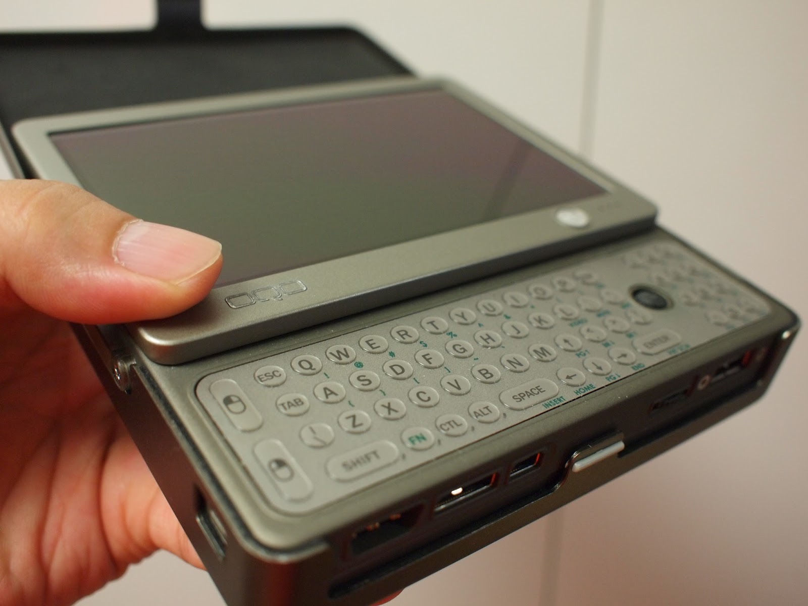 [추억의 초소형 컴퓨터 oqo model 01+ 구입기 + 사용기]