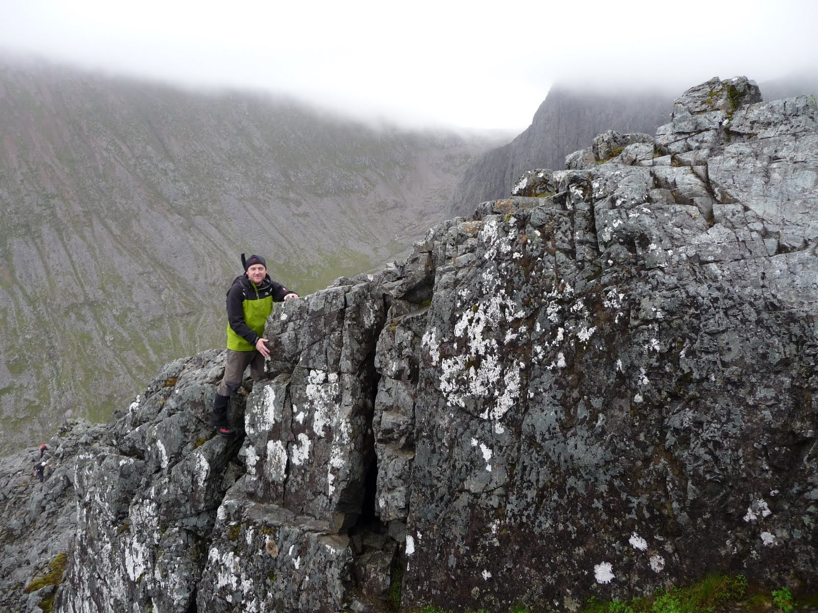 TARMACHAN MOUNTAINEERING: LEDGE ROUTE AND CMD ARETE, BEN NEVIS