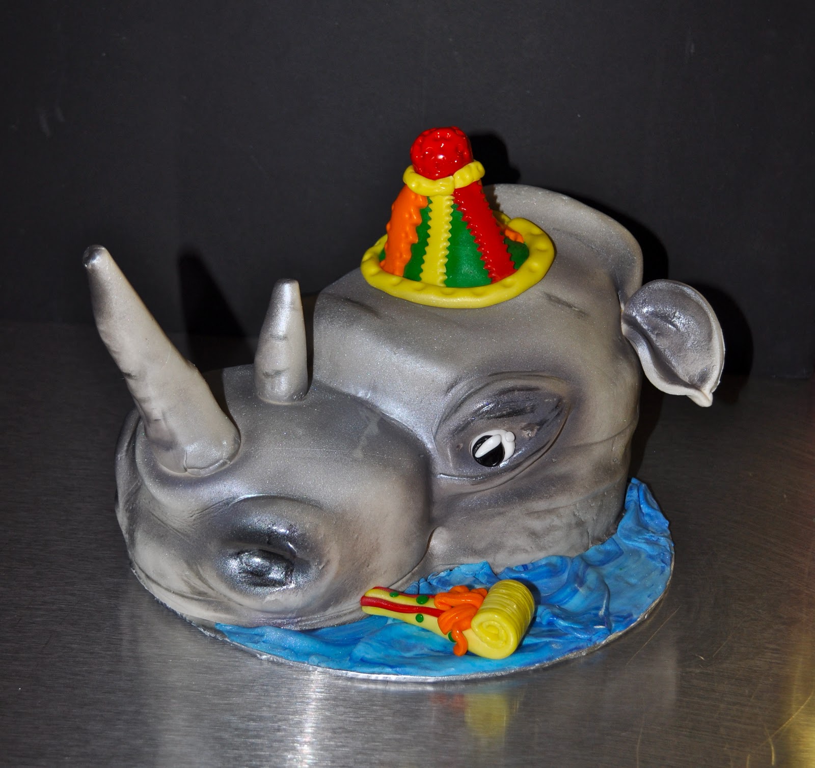 Leah's Sweet Treats: Rhino Cake