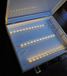 Tom Sarmo: The Cranky Bird Studio: Quick and Easy: DIY Artist's Light Box